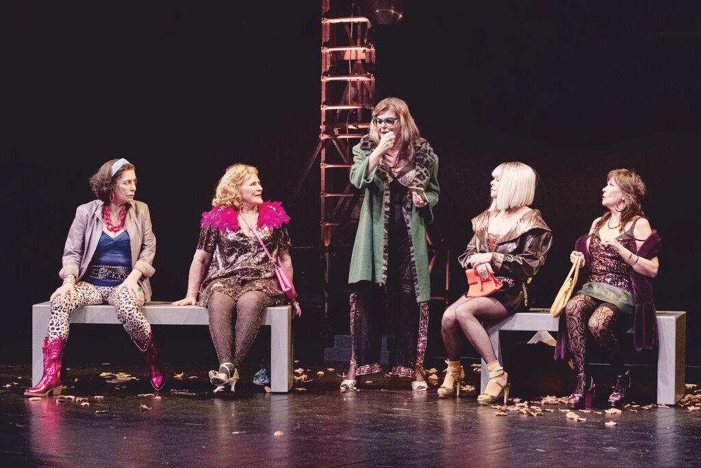 A MAIS VELHA PROFISSÃO, COM HELENA ISABEL, JÚLIA PINHEIRO E PAULA ...